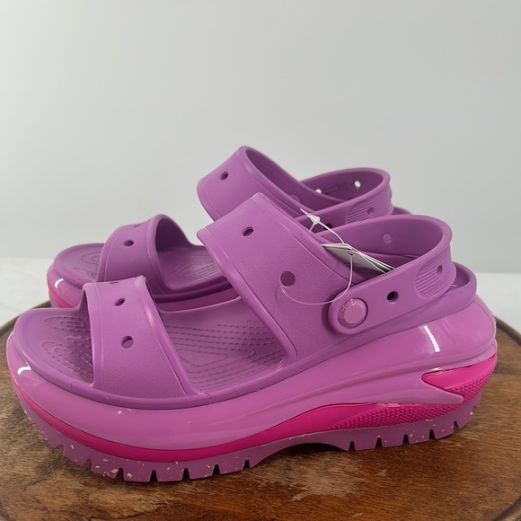 CROCS | Shoes | Crocs Shoes Wm 8 M 6 Mega Crush Bubble Purple Pink ...